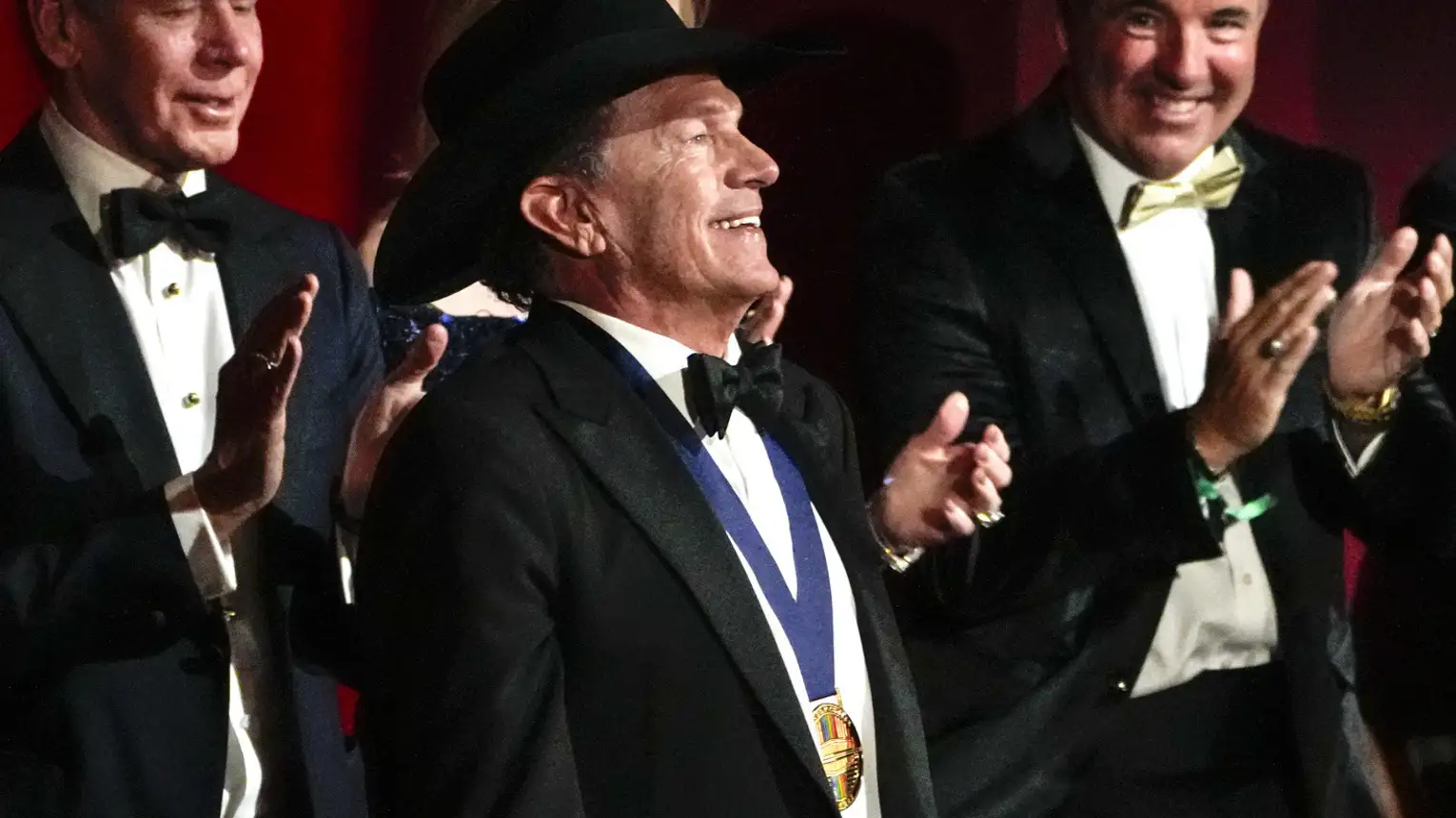 George Strait Sitting Beside President Trump at the Kennedy Center ...
