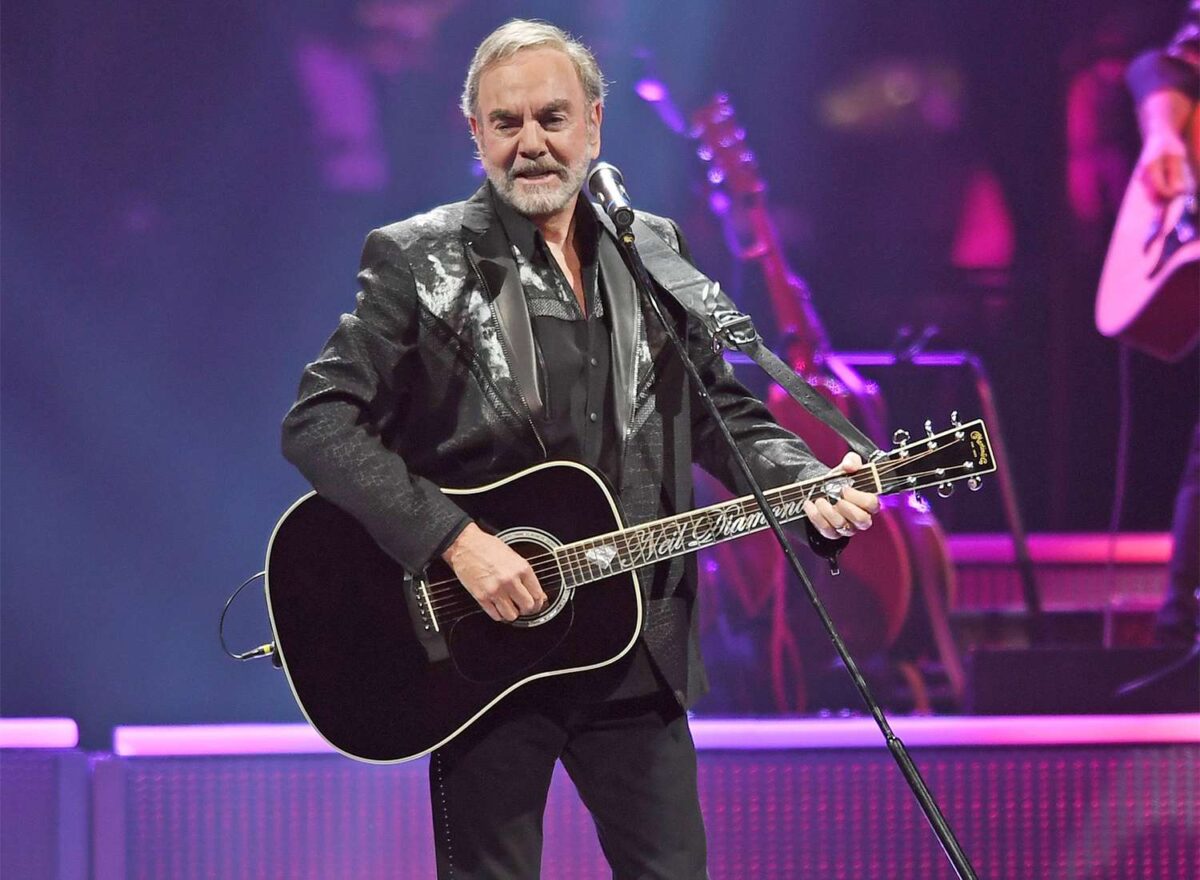 Neil Diamond Breaks Down In Tears Watching Hugh Jackman And Kate Hudson ...